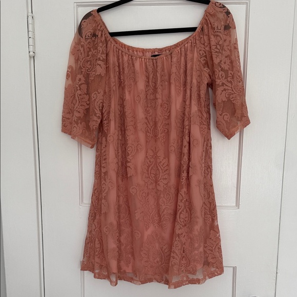 Honey Punch | Dresses | Honey Punch Lace Dress In Soft Pink | Poshmark
